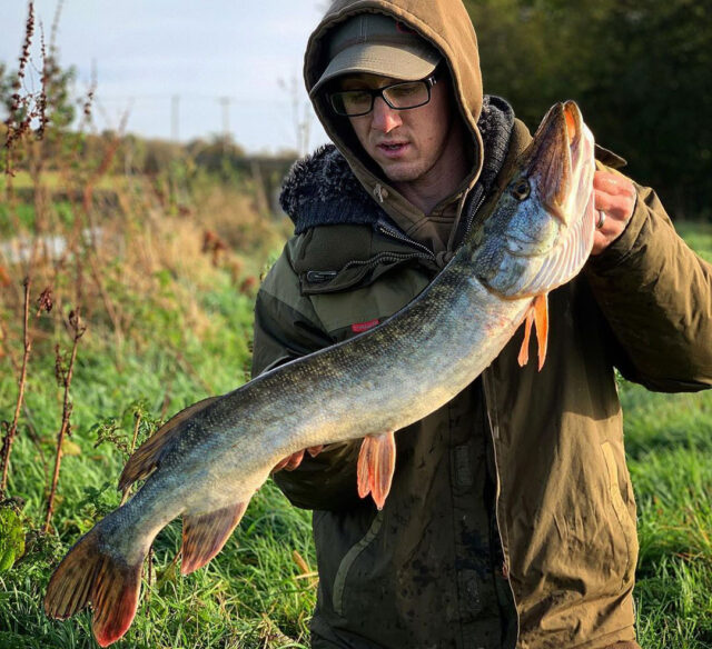 How to Handle Pike: Unhooking & Holding Pike | BadAngling